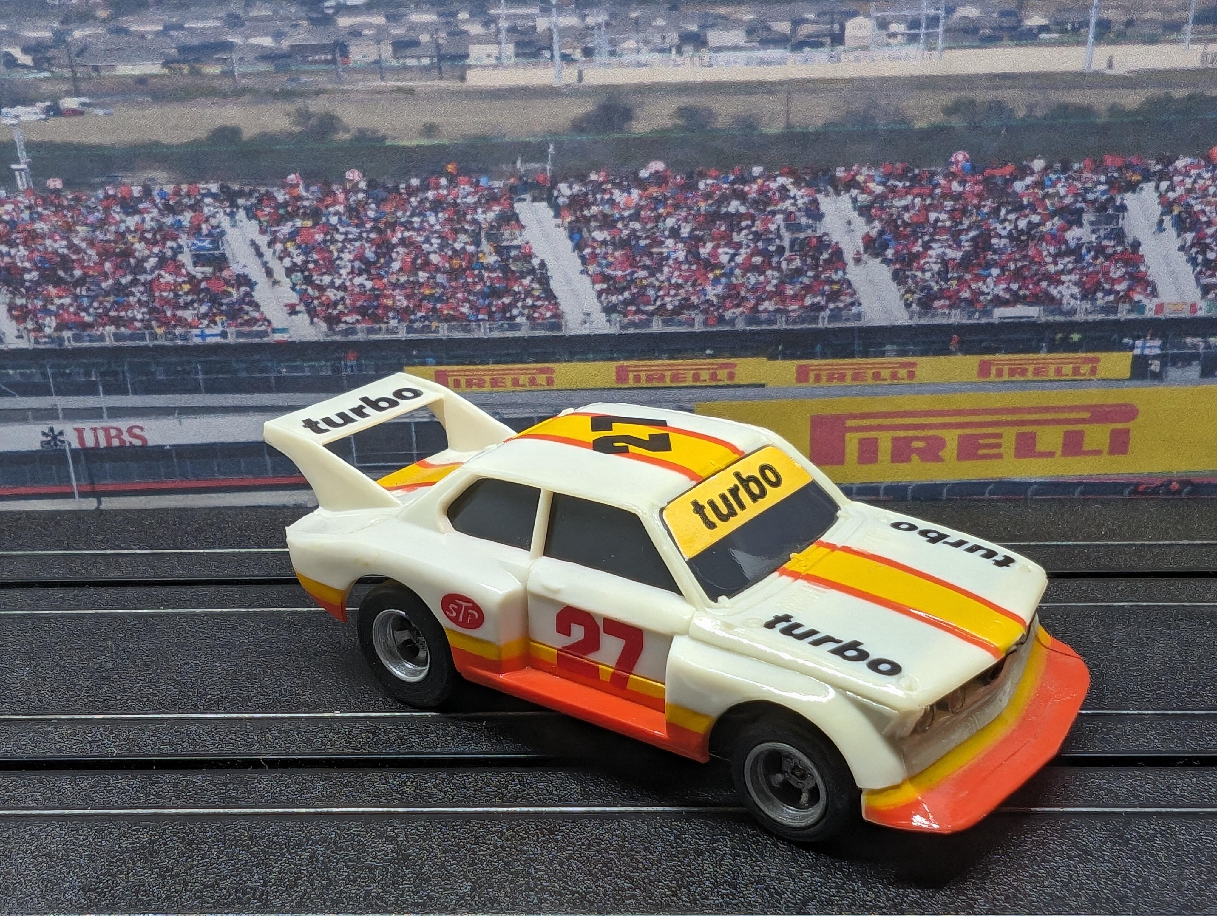 AFX #27 Turbo BMW 320i Lighted Magnatraction HO Slot Car - CTW Auctions ...